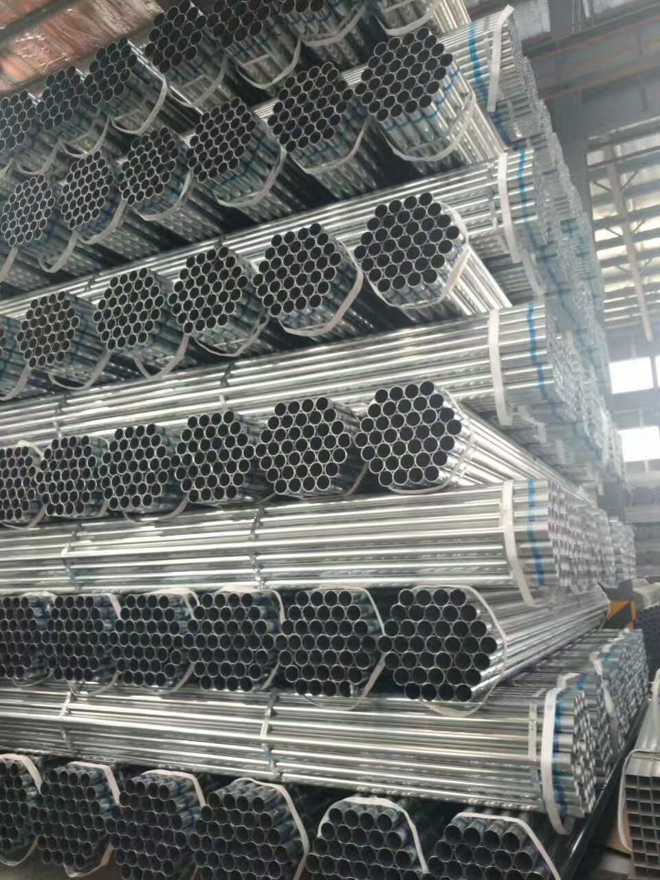 Galvanized DIN 2440 EN10255 Threaded Welded Seamless Steel Pipe For ...
