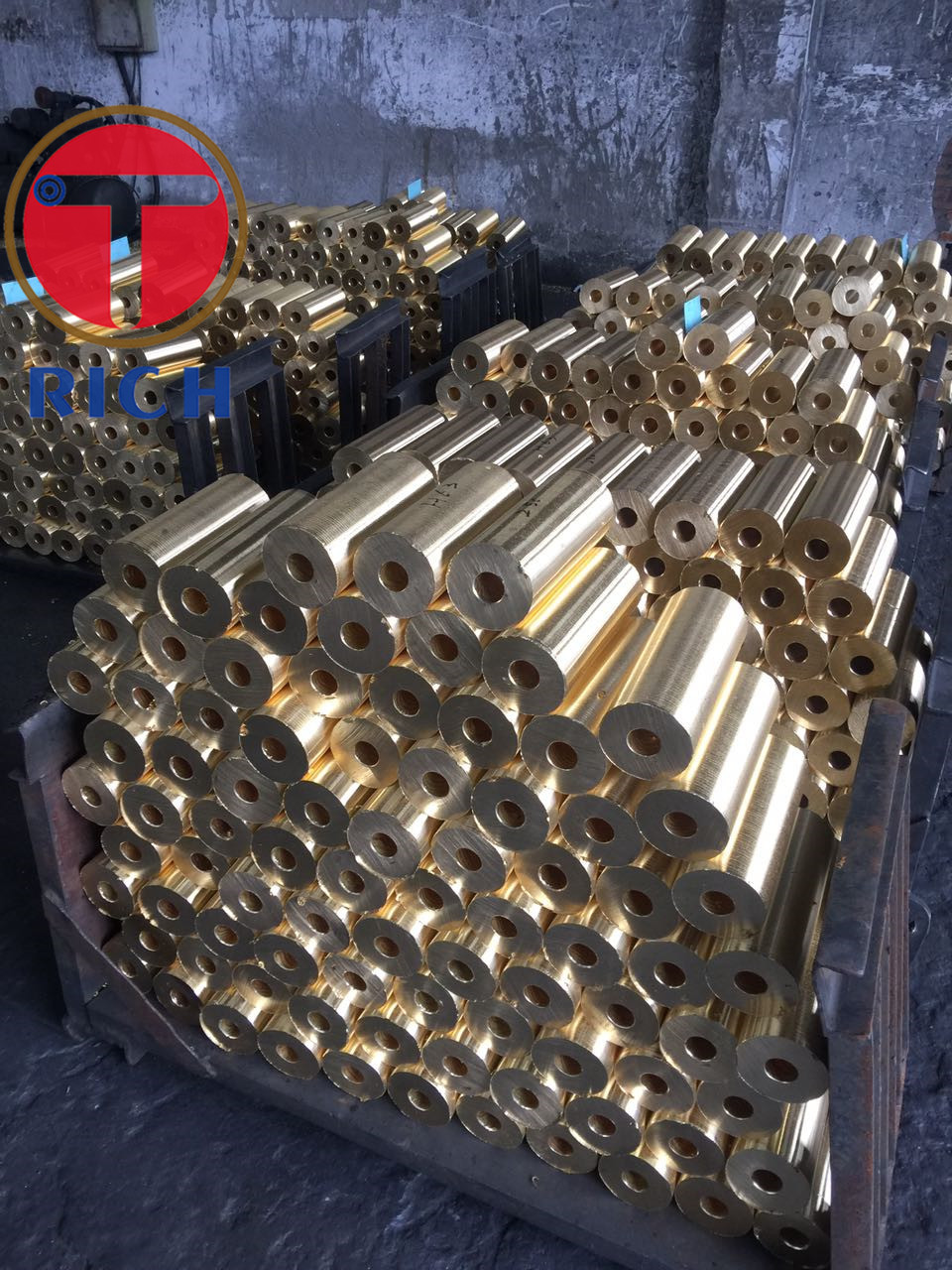 Polished Brass Round Tube ASTM B135 / Cold Drawn Seamless Tube C27000 C27200 H58