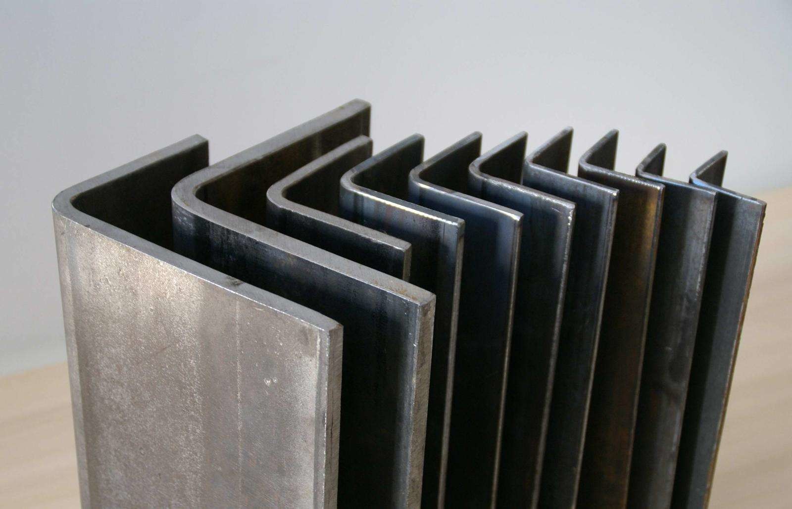 Hot Rollled Special Steel Pipe Angle Bar Angle Iron 20x20mm 200x200mm hot-rollled-special-steel-pipe-angle-bar-angle-iron-20x20mm-200x200mm