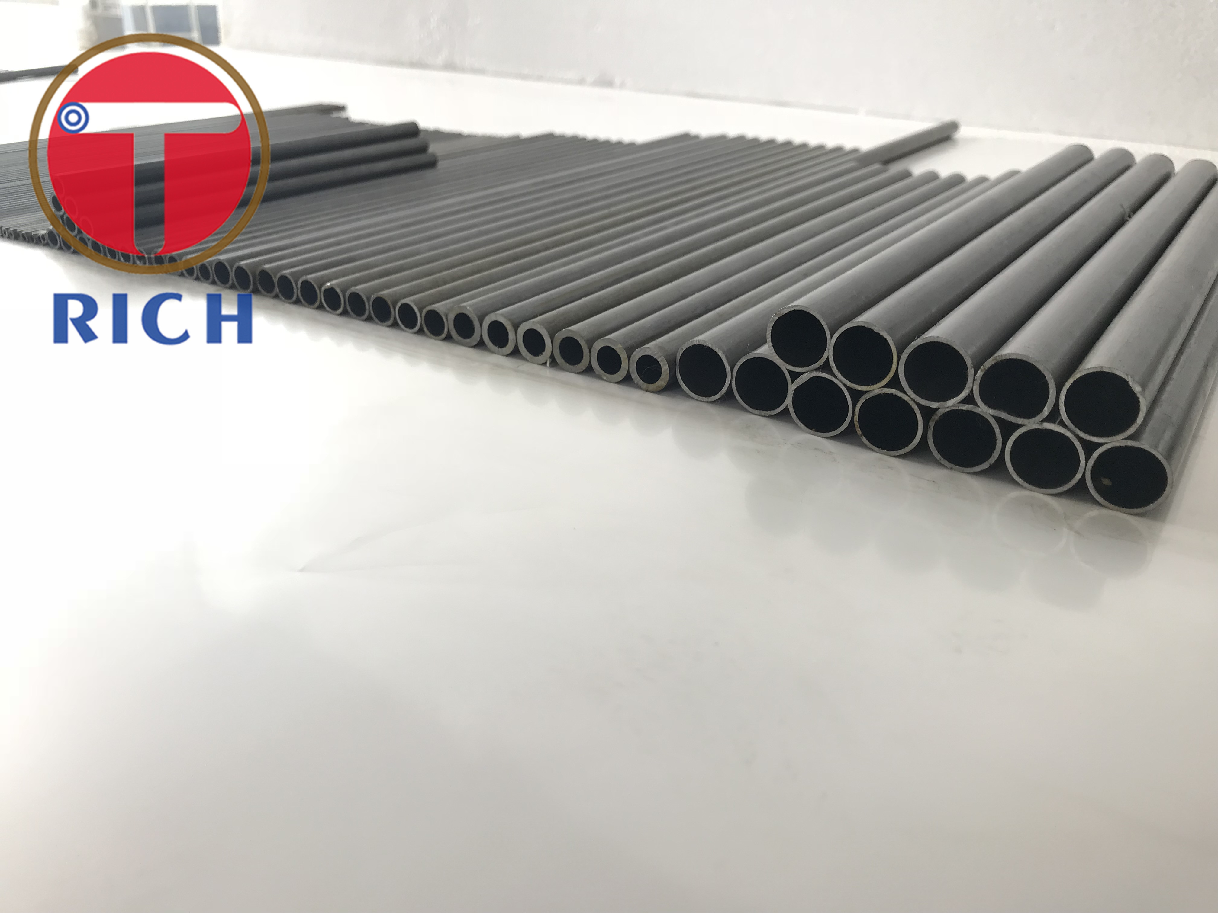60MM Diameter Carbon Seamless Steel Pipe DIN17175 JIS G3472 STAM290GA 13MO3